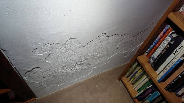 The Effect Of Salts In Old Buildings. What Damages They Cause