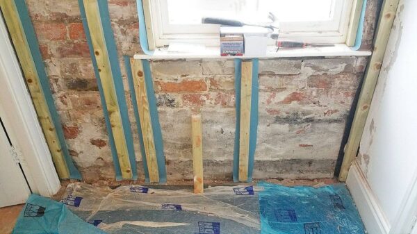 Damp Patches On Plasterboard - Core Conservation